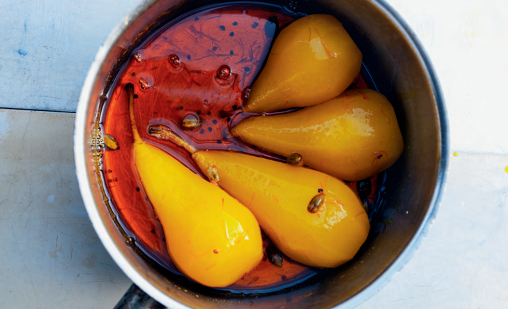 Recette des poires pochées au vin blanc de Yotam Ottolenghi | La Maison ...