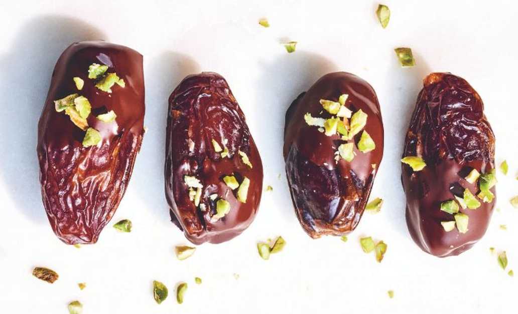 Dattes Fourrées Chocolat & Sésame – Snack Sain, Gourmand et Énergétique ...